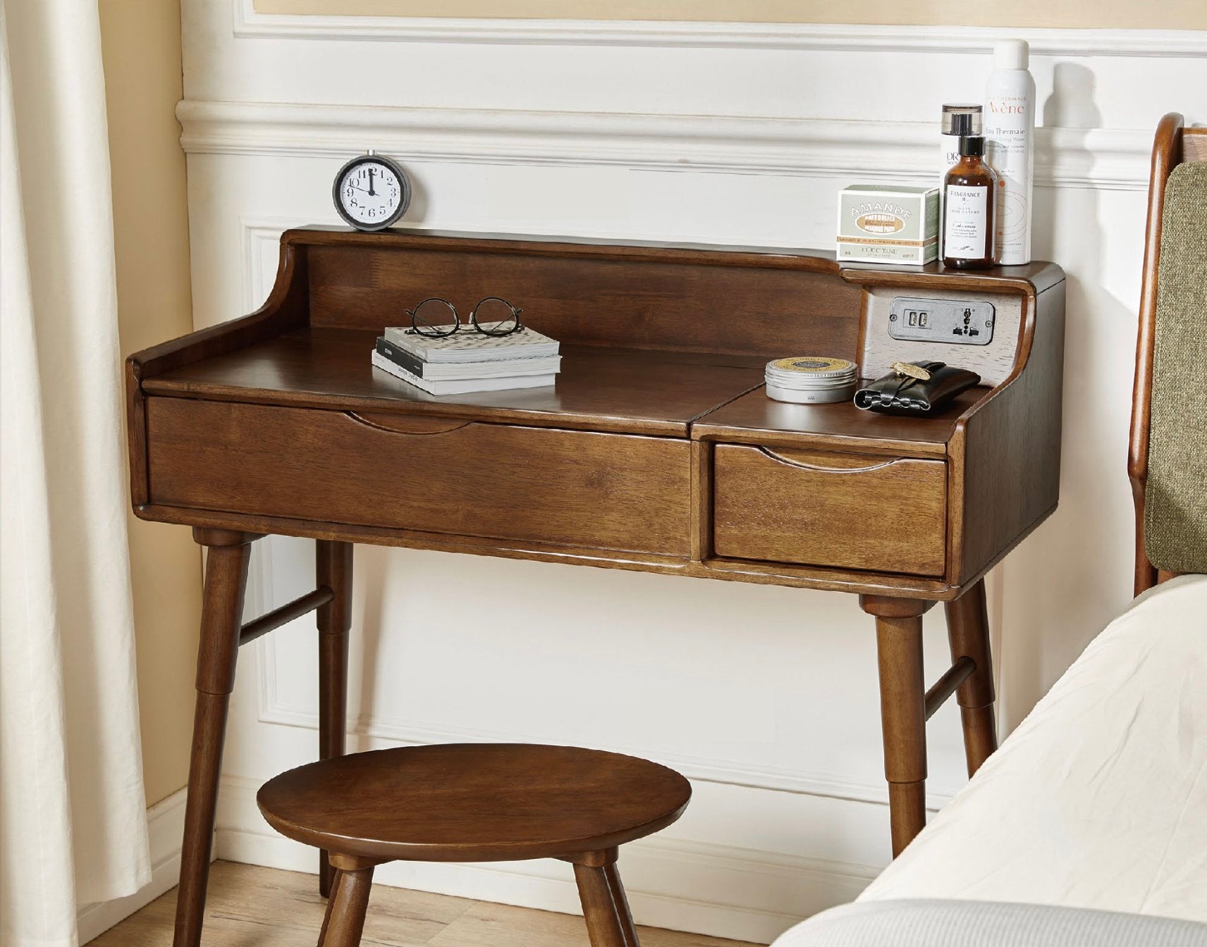 Desk – Furni-Junction